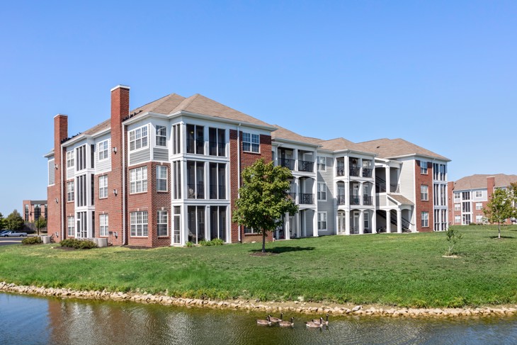 Bayview Club | Pet-Friendly Apartments in Castleton, Indianapolis, IN ...