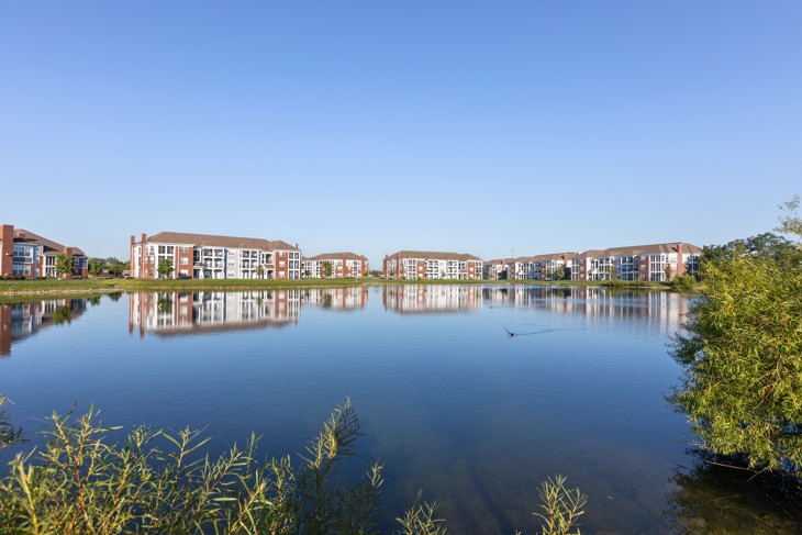 Bayview Club | Pet-Friendly Apartments in Castleton, Indianapolis, IN ...