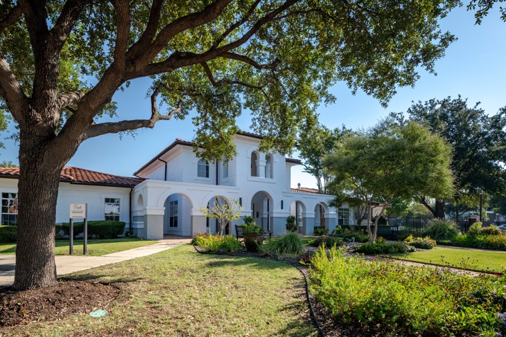 The Pointe at Vista Ridge | Pet-Friendly Apartments in Lewisville, TX ...